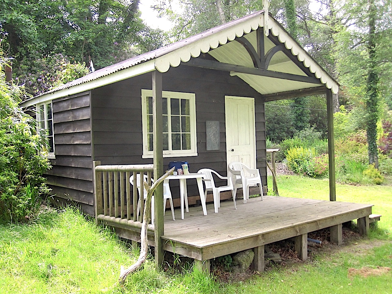FISHING HUTS – ROLLING HARBOUR GALLERY